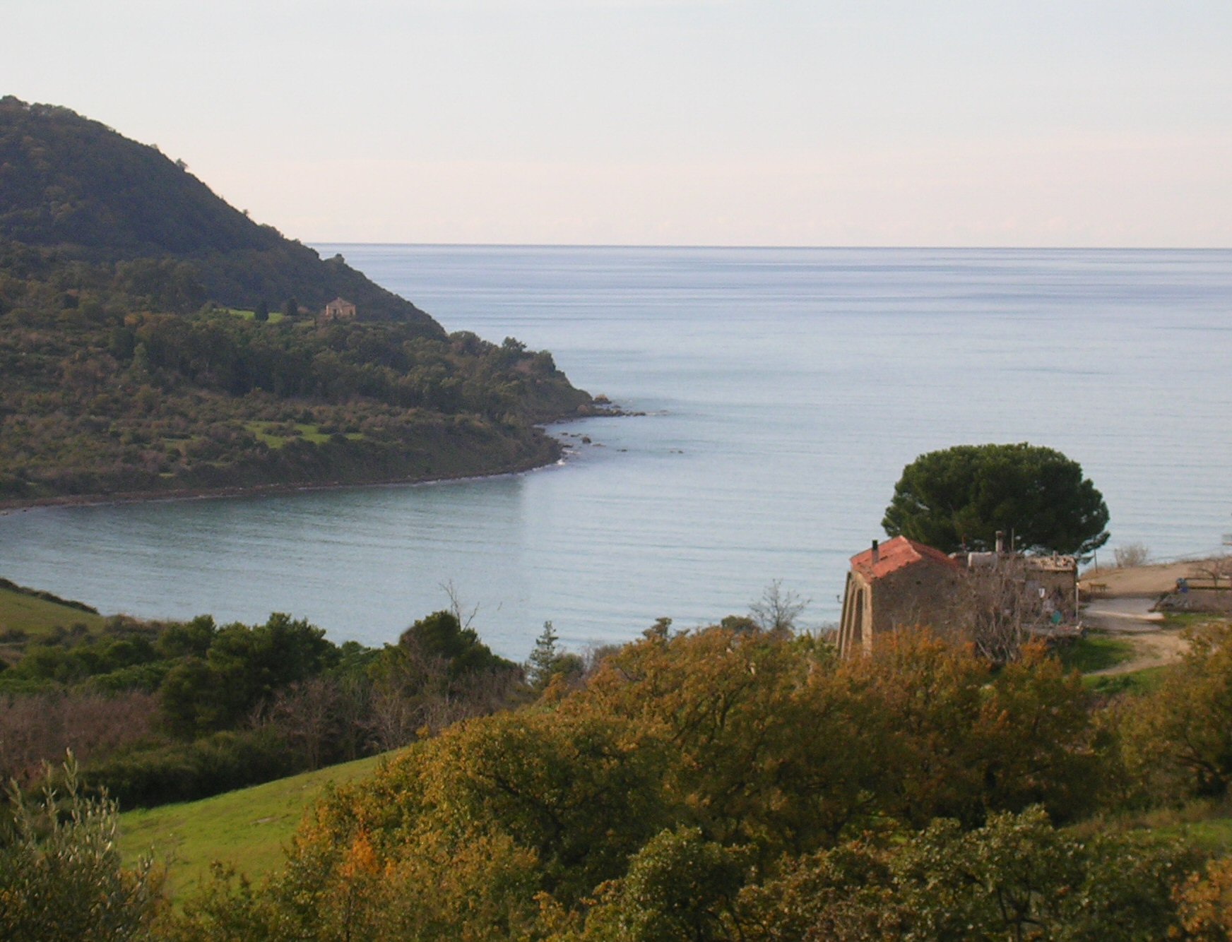 AGROPOLI, vendesi CASA COLONICA di circa 300 mq coperti con oltre 65. ...